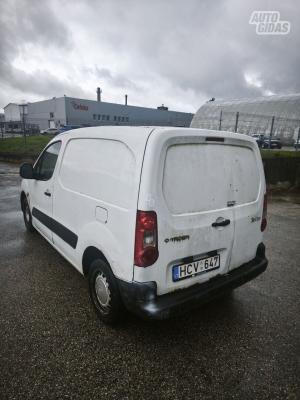 White Citroen Berlingo 2011 in Kaunas, with an engine capacity of 1.60 L and mileage of 185 thousand km for 800 €, photo 6 on AUTOMOTO.COM.LV
