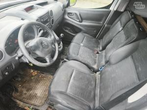White Citroen Berlingo 2011 in Kaunas, with an engine capacity of 1.60 L and mileage of 185 thousand km for 800 €, photo 7 on AUTOMOTO.COM.LV