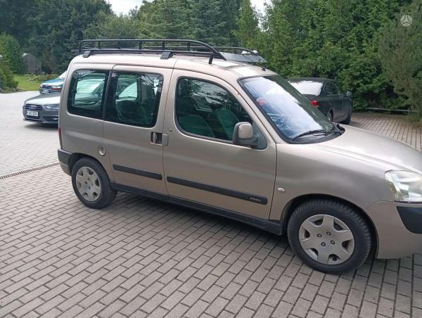 Dzeltens Citroen Berlingo 2004 Viļņa, ar dzinēja tilpumu 2.00 L un nobraukumu 310 tūkst. km par 1700 €, foto 1 vietnē AUTOMOTO.COM.LV