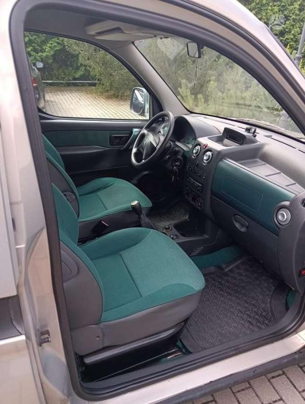 Dzeltens Citroen Berlingo 2004 Viļņa, ar dzinēja tilpumu 2.00 L un nobraukumu 310 tūkst. km par 1700 €, foto 2 vietnē AUTOMOTO.COM.LV