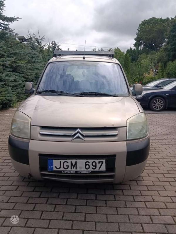 Dzeltens Citroen Berlingo 2004 Viļņa, ar dzinēja tilpumu 2.00 L un nobraukumu 310 tūkst. km par 1700 €, foto 6 vietnē AUTOMOTO.COM.LV