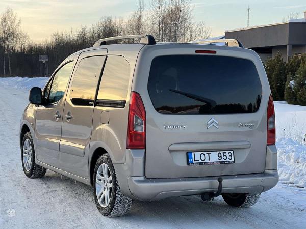 Yellow Citroen Berlingo 2009 in Mazeikiai, with an engine capacity of 1.56 L and mileage of 243 thousand km for 3650 €, photo 2 on AUTOMOTO.COM.LV