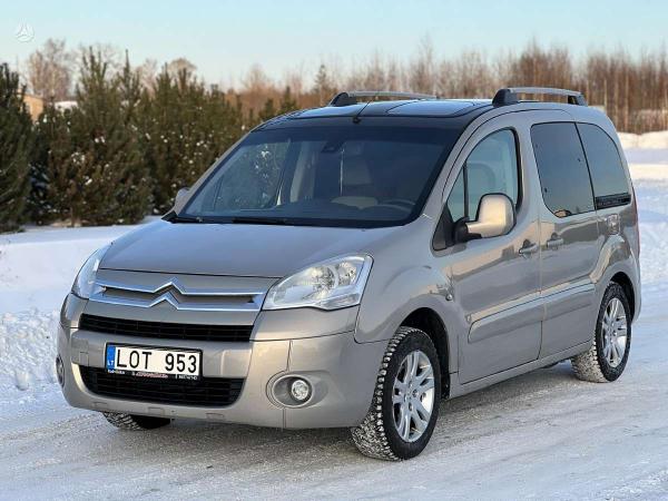 Yellow Citroen Berlingo 2009 in Mazeikiai, with an engine capacity of 1.56 L and mileage of 243 thousand km for 3650 €, photo 5 on AUTOMOTO.COM.LV