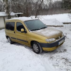Dzeltens Citroen Berlingo 1999 Ogre, ar dzinēja tilpumu 1.80 L un nobraukumu 300 tūkst. km par 500 €, foto 2 vietnē AUTOMOTO.COM.LV
