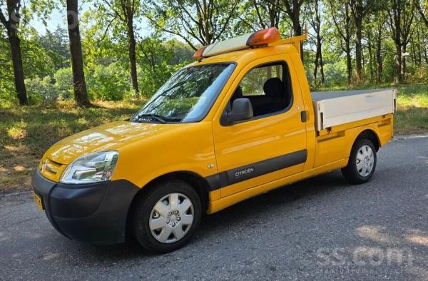 Yellow Citroen Berlingo 2008 in Riga, with an engine capacity of 1.60 L and mileage of 96 thousand km for 3950 €, photo 1 on AUTOMOTO.COM.LV