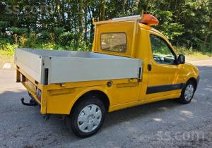 Yellow Citroen Berlingo 2008 in Riga, with an engine capacity of 1.60 L and mileage of 96 thousand km for 3950 €, photo 4 on AUTOMOTO.COM.LV