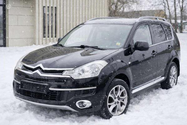 Black Citroen C-Crosser 2007 in Raseiniai, with an engine capacity of 2.18 L and mileage of 240 thousand km for 3699 €, photo 1 on AUTOMOTO.COM.LV