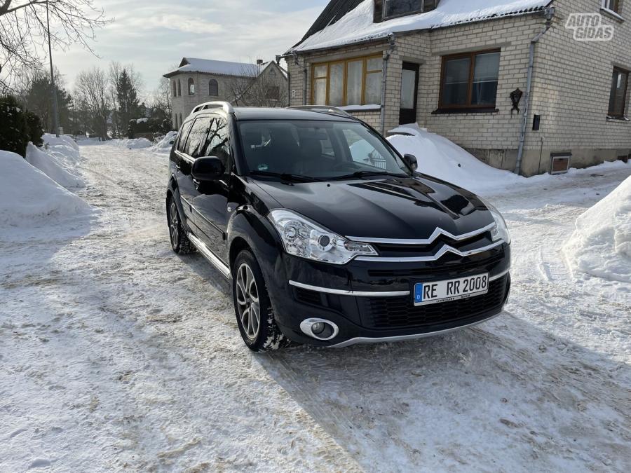 Black Citroen C-Crosser 2008 in Raseiniai, with an engine capacity of 2.20 L and mileage of 284 thousand km for 3800 €, photo 3 on AUTOMOTO.COM.LV