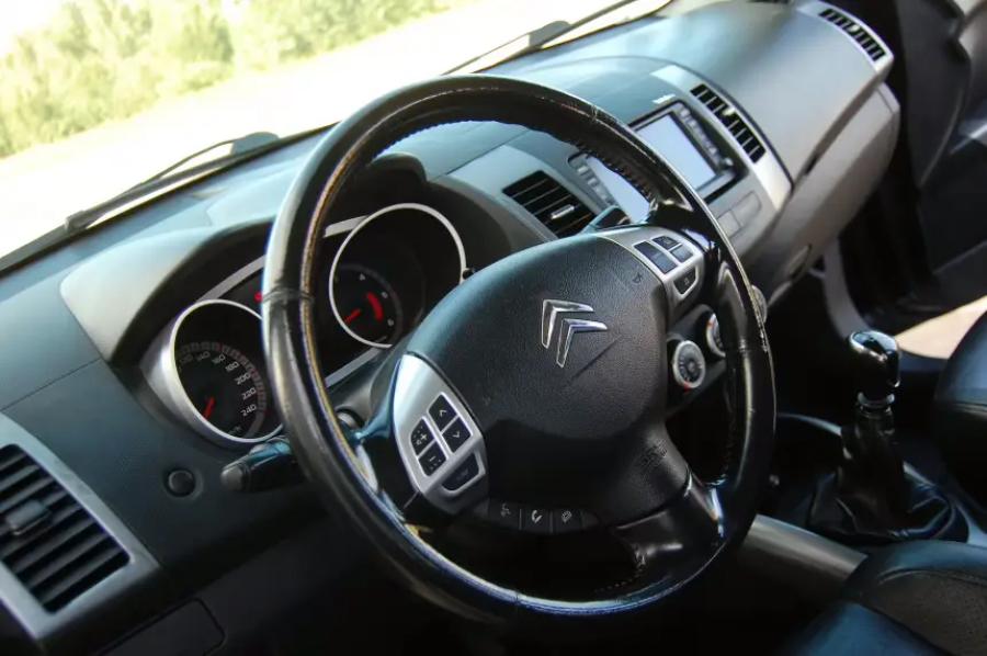 Melns Citroen C-Crosser 2008 Jēkabpils, ar dzinēja tilpumu 2.20 L un nobraukumu 261 tūkst. km par 5850 €, foto 22 vietnē AUTOMOTO.COM.LV