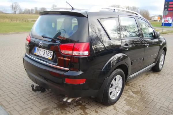 Black Citroen C-Crosser 2008 in Jekabpils, with an engine capacity of 2.20 L and mileage of 207 thousand km for 5990 €, photo 7 on AUTOMOTO.COM.LV