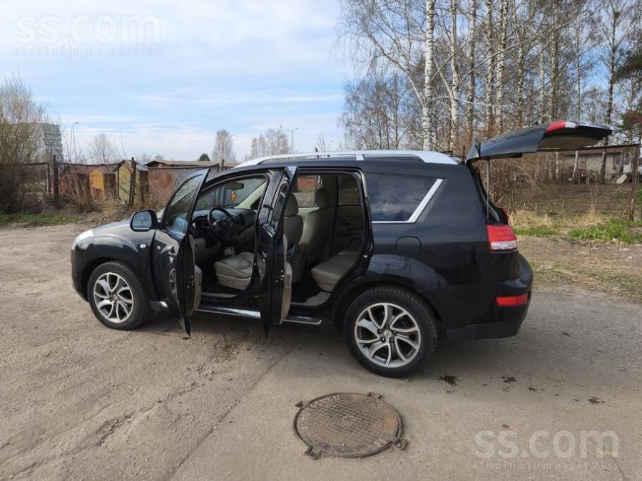 Black Citroen C-Crosser 2008 in Jelgava, with an engine capacity of 2.20 L and mileage of 291 thousand km for 3600 €, photo 1 on AUTOMOTO.COM.LV