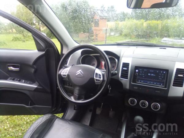 Black Citroen C-Crosser 2008 in Cesis, with an engine capacity of 2.20 L and mileage of 273 thousand km for 3450 €, photo 5 on AUTOMOTO.COM.LV