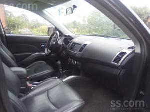 Black Citroen C-Crosser 2008 in Cesis, with an engine capacity of 2.20 L and mileage of 273 thousand km for 3450 €, photo 10 on AUTOMOTO.COM.LV