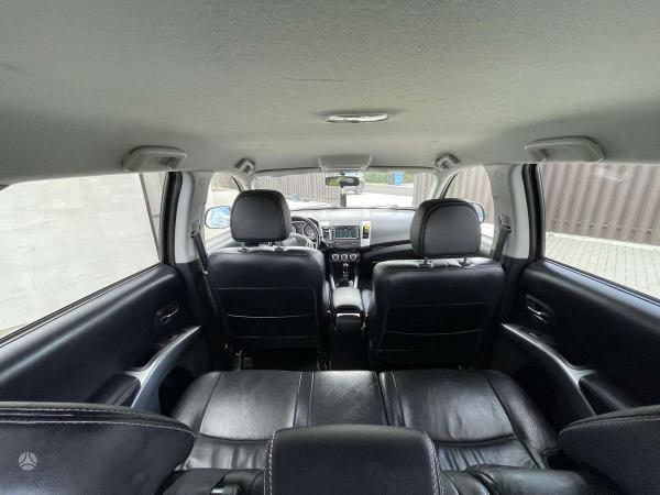 Melns Citroen C-Crosser 2008 Šauļi, ar dzinēja tilpumu 2.18 L un nobraukumu 311 tūkst. km par 3100 €, foto 6 vietnē AUTOMOTO.COM.LV
