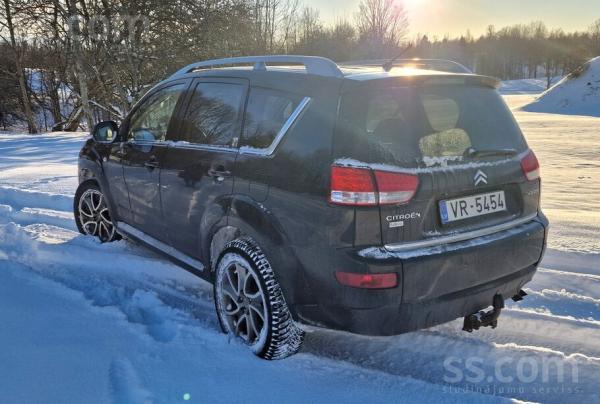 Black Citroen C-Crosser 2009 in Talsi, with an engine capacity of 2.20 L and mileage of 281 thousand km for 4200 €, photo 8 on AUTOMOTO.COM.LV