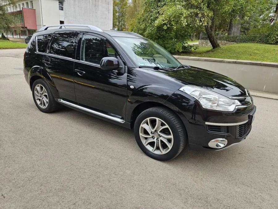 Black Citroen C-Crosser 2009 in Jekabpils, with an engine capacity of 2.20 L and mileage of 187 thousand km for 5850 €, photo 5 on AUTOMOTO.COM.LV