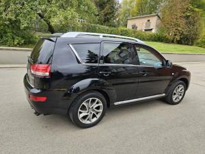 Black Citroen C-Crosser 2009 in Jekabpils, with an engine capacity of 2.20 L and mileage of 187 thousand km for 5850 €, photo 7 on AUTOMOTO.COM.LV