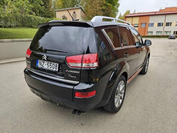 Melns Citroen C-Crosser 2009 Jēkabpils, ar dzinēja tilpumu 2.20 L un nobraukumu 187 tūkst. km par 5850 €, foto 7 vietnē AUTOMOTO.COM.LV