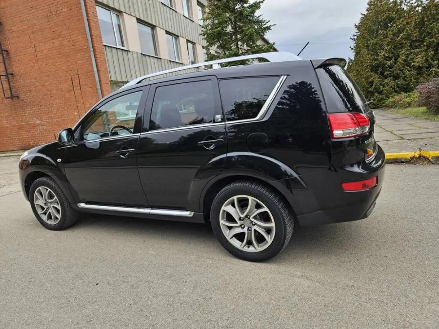 Black Citroen C-Crosser 2009 in Jekabpils, with an engine capacity of 2.20 L and mileage of 187 thousand km for 5850 €, photo 11 on AUTOMOTO.COM.LV