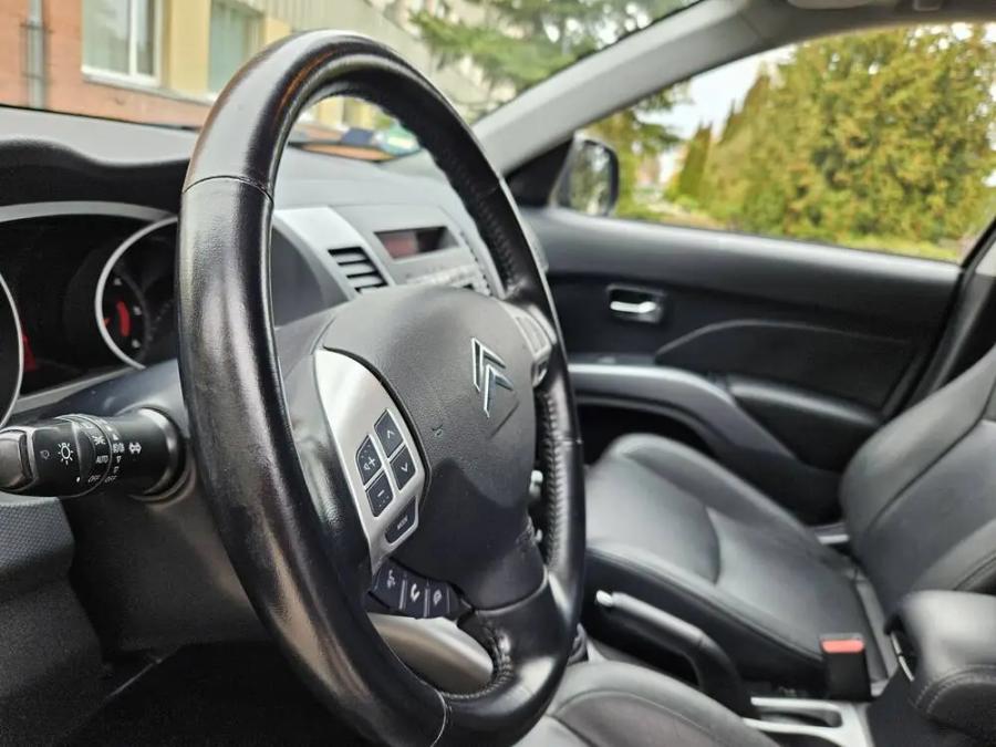 Black Citroen C-Crosser 2009 in Jekabpils, with an engine capacity of 2.20 L and mileage of 187 thousand km for 5850 €, photo 13 on AUTOMOTO.COM.LV