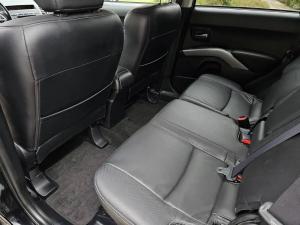 Black Citroen C-Crosser 2009 in Jekabpils, with an engine capacity of 2.20 L and mileage of 187 thousand km for 5850 €, photo 15 on AUTOMOTO.COM.LV