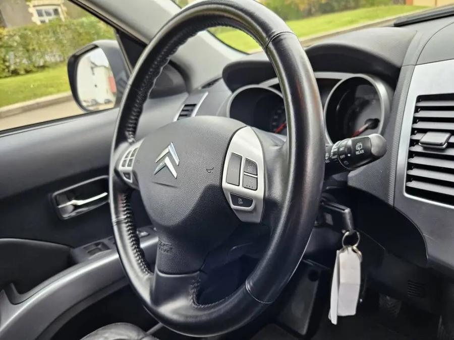 Black Citroen C-Crosser 2009 in Jekabpils, with an engine capacity of 2.20 L and mileage of 187 thousand km for 5850 €, photo 21 on AUTOMOTO.COM.LV
