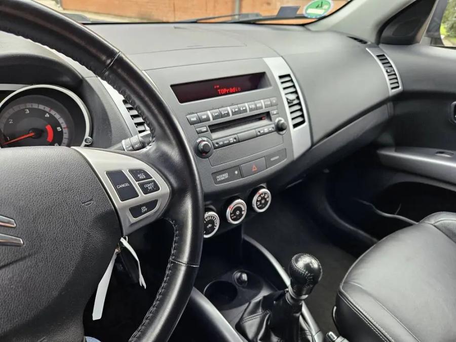 Black Citroen C-Crosser 2009 in Jekabpils, with an engine capacity of 2.20 L and mileage of 187 thousand km for 5850 €, photo 24 on AUTOMOTO.COM.LV