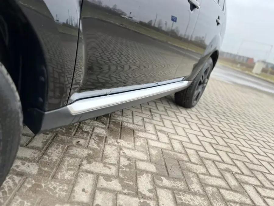Melns Citroen C-Crosser 2009 Jēkabpils, ar dzinēja tilpumu 2.20 L un nobraukumu 254 tūkst. km par 5990 €, foto 15 vietnē AUTOMOTO.COM.LV