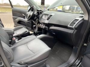 Melns Citroen C-Crosser 2009 Jēkabpils, ar dzinēja tilpumu 2.20 L un nobraukumu 254 tūkst. km par 5990 €, foto 19 vietnē AUTOMOTO.COM.LV