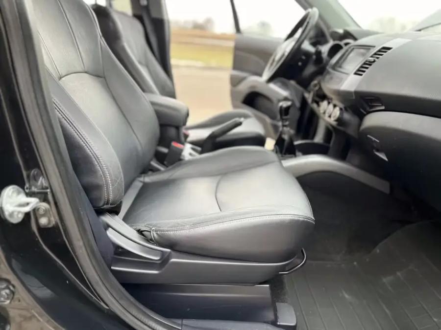Melns Citroen C-Crosser 2009 Jēkabpils, ar dzinēja tilpumu 2.20 L un nobraukumu 254 tūkst. km par 5990 €, foto 20 vietnē AUTOMOTO.COM.LV
