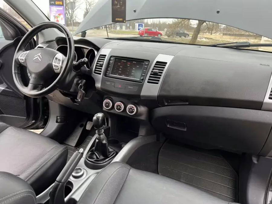 Melns Citroen C-Crosser 2009 Jēkabpils, ar dzinēja tilpumu 2.20 L un nobraukumu 254 tūkst. km par 5990 €, foto 23 vietnē AUTOMOTO.COM.LV
