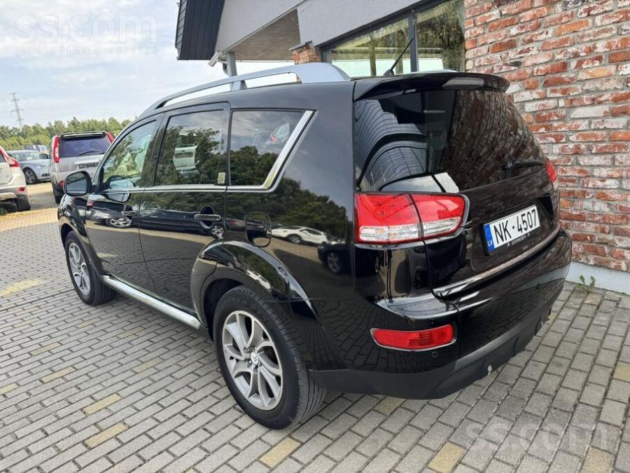 Melns Citroen C-Crosser 2009 Talsi, ar dzinēja tilpumu 2.20 L un nobraukumu 310 tūkst. km par 3900 €, foto 9 vietnē AUTOMOTO.COM.LV