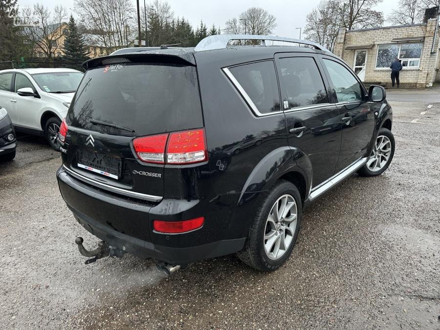Black Citroen C-Crosser 2010 in Alytus, with an engine capacity of 2.20 L and mileage of 229 thousand km for 5400 €, photo 3 on AUTOMOTO.COM.LV