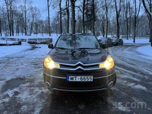 Melns Citroen C-Crosser 2010 Rīga, ar dzinēja tilpumu 2.10 L un nobraukumu 253 tūkst. km par 5300 €, foto 5 vietnē AUTOMOTO.COM.LV