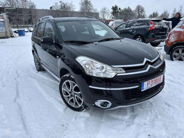 Melns Citroen C-Crosser 2010 Alīta, ar dzinēja tilpumu 2.18 L un nobraukumu 230 tūkst. km par 5400 €, foto 2 vietnē AUTOMOTO.COM.LV