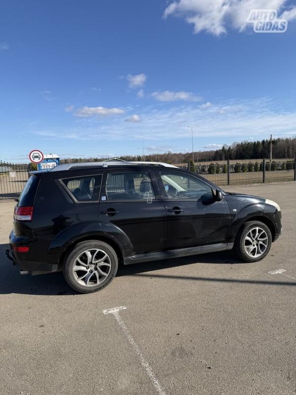 Black Citroen C-Crosser 2010 in Silale, with an engine capacity of 2.20 L and mileage of 236 thousand km for 3700 €, photo 4 on AUTOMOTO.COM.LV