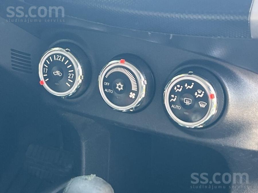 Melns Citroen C-Crosser 2010 Rēzekne, ar dzinēja tilpumu 2.20 L un nobraukumu 221 tūkst. km par 3650 €, foto 12 vietnē AUTOMOTO.COM.LV