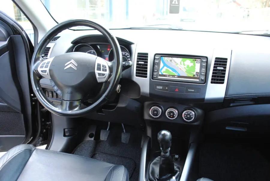 Melns Citroen C-Crosser 2010 Rīga, ar dzinēja tilpumu 2.20 L un nobraukumu 220 tūkst. km par 5990 €, foto 18 vietnē AUTOMOTO.COM.LV