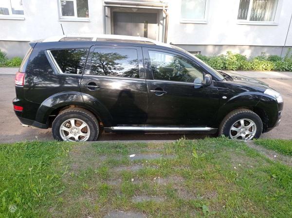 Melns Citroen C-Crosser 2010 Plungė, ar dzinēja tilpumu 2.18 L un nobraukumu 316 tūkst. km par 3200 €, foto 3 vietnē AUTOMOTO.COM.LV