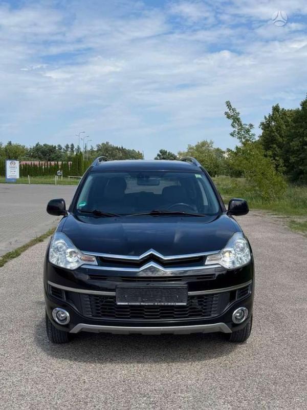 Black Citroen C-Crosser 2010 in Kaunas, with an engine capacity of 2.18 L and mileage of 252 thousand km for 3600 €, photo 2 on AUTOMOTO.COM.LV