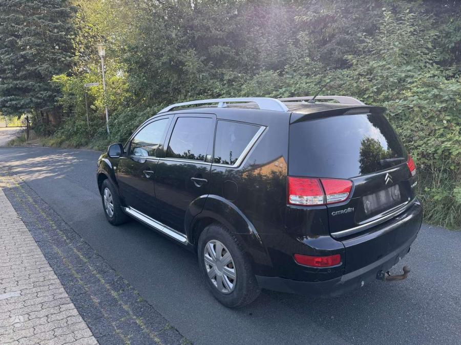 Black Citroen C-Crosser 2010 in Klaipeda, with an engine capacity of 2.18 L and mileage of 291 thousand km for 2350 €, photo 7 on AUTOMOTO.COM.LV