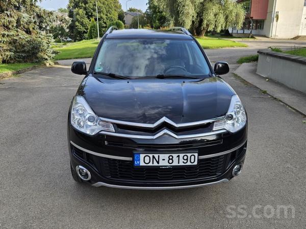 Black Citroen C-Crosser 2010 in Jekabpils, with an engine capacity of 2.20 L and mileage of 243 thousand km for 5690 €, photo 3 on AUTOMOTO.COM.LV