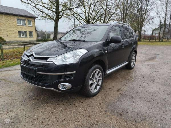 Black Citroen C-Crosser 2011 in Kelme, with an engine capacity of 2.20 L and mileage of 201 thousand km for 4900 €, photo 1 on AUTOMOTO.COM.LV