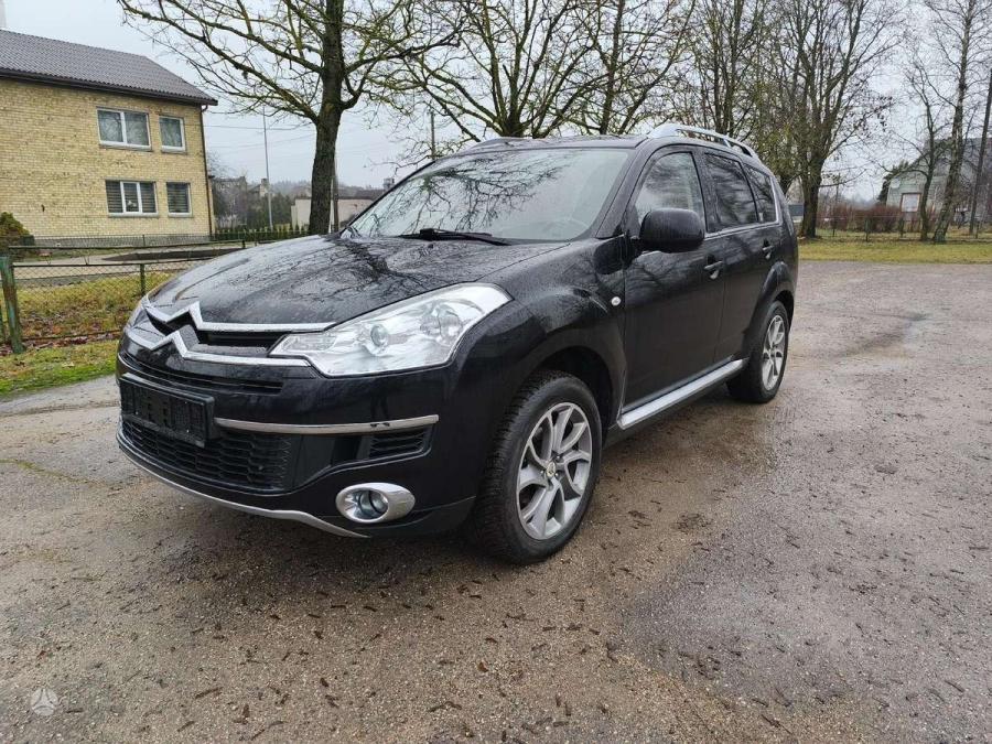 Black Citroen C-Crosser 2011 in Kelme, with an engine capacity of 2.20 L and mileage of 201 thousand km for 4900 €, photo 1 on AUTOMOTO.COM.LV