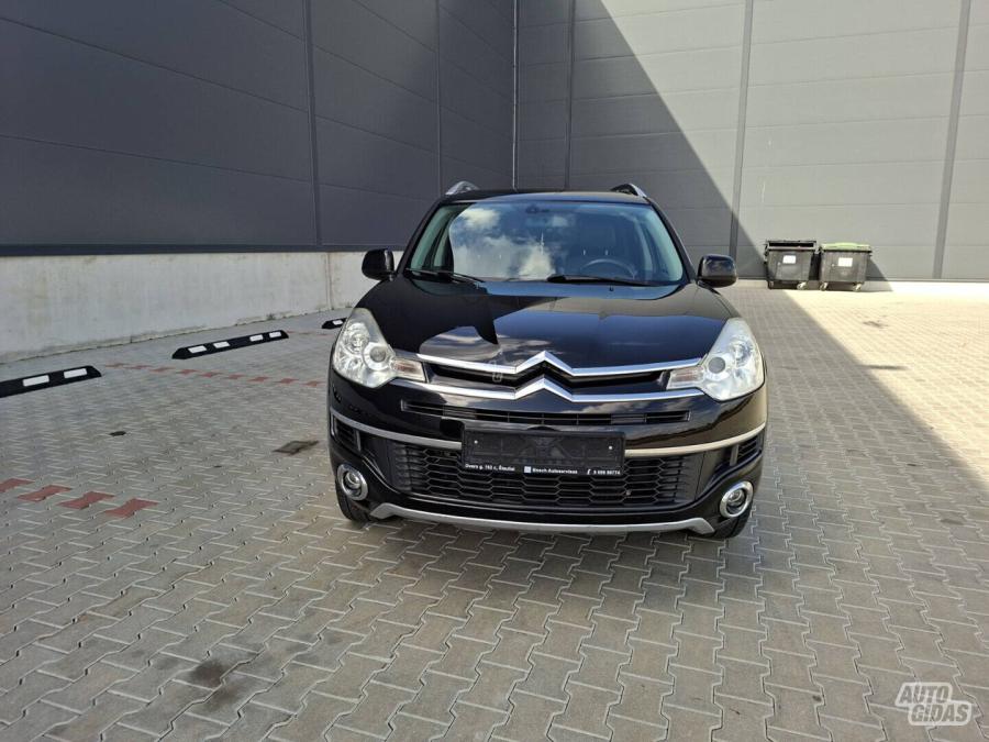 Black Citroen C-Crosser 2011 in Siauliai, with an engine capacity of 2.20 L and mileage of 268 thousand km for 5300 €, photo 3 on AUTOMOTO.COM.LV