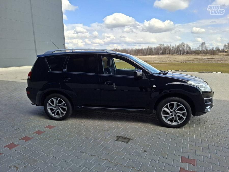 Black Citroen C-Crosser 2011 in Siauliai, with an engine capacity of 2.20 L and mileage of 268 thousand km for 5300 €, photo 9 on AUTOMOTO.COM.LV