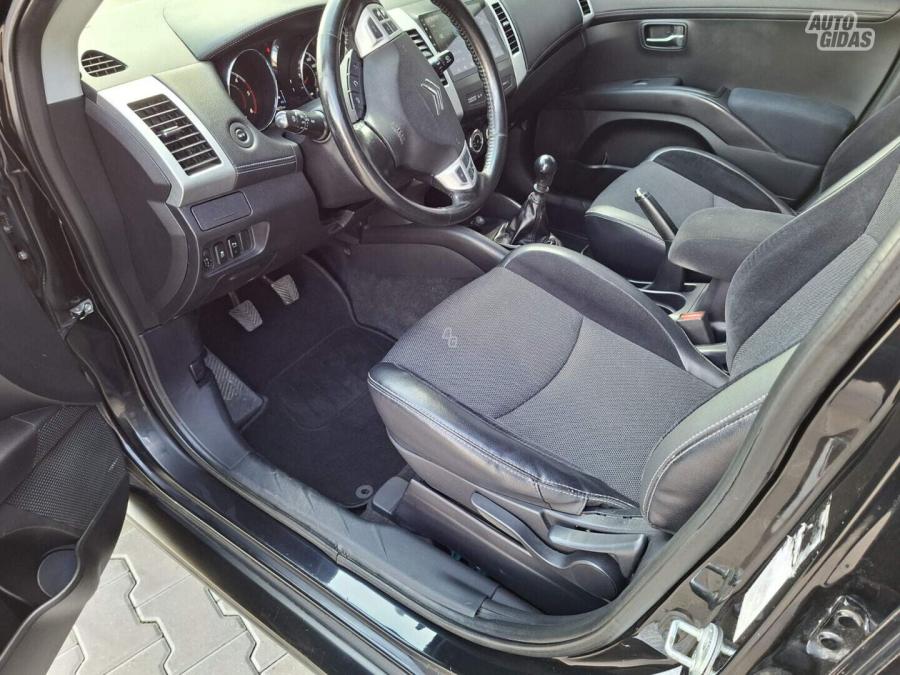 Black Citroen C-Crosser 2011 in Siauliai, with an engine capacity of 2.20 L and mileage of 268 thousand km for 5300 €, photo 10 on AUTOMOTO.COM.LV