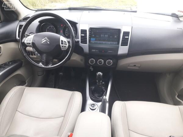 Black Citroen C-Crosser 2012 in Kaunas, with an engine capacity of 2.20 L and mileage of 215 thousand km for 8200 €, photo 8 on AUTOMOTO.COM.LV