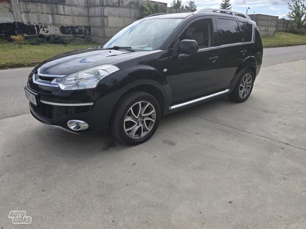 Black Citroen C-Crosser 2012 in Kaunas, with an engine capacity of 2.20 L and mileage of 215 thousand km for 7999 €, photo 1 on AUTOMOTO.COM.LV