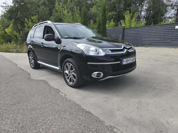 Black Citroen C-Crosser 2012 in Kaunas, with an engine capacity of 2.18 L and mileage of 215 thousand km for 7999 €, photo 1 on AUTOMOTO.COM.LV